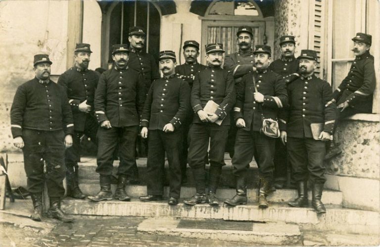 De Léopold Bironneau, [69e Régiment d’Infanterie Territorial] à ...